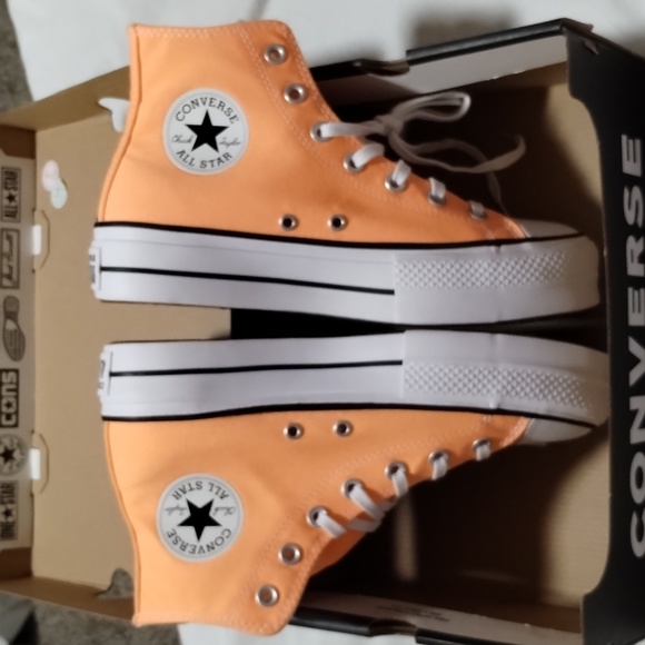 Converse | Shoes | Last One Converse Chuck Taylor All Star Lift Hi ...